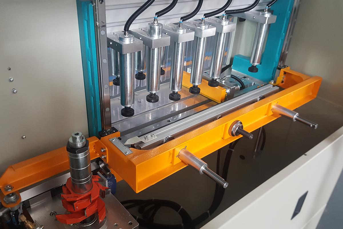 Luna Machinery Aluminium Machinery & Accessories